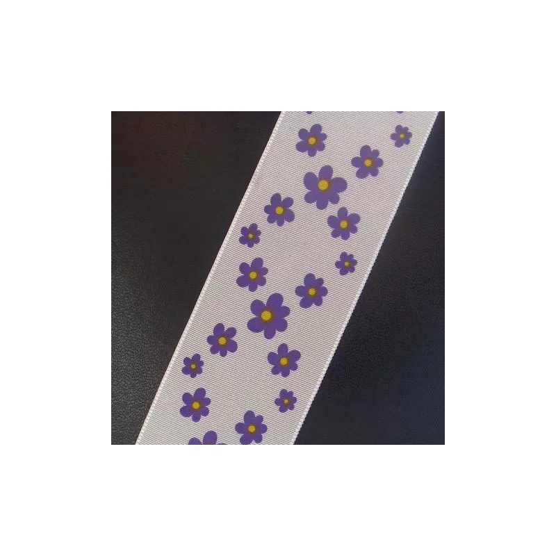 Mercerie online » Panglica lata alba cu flori violet